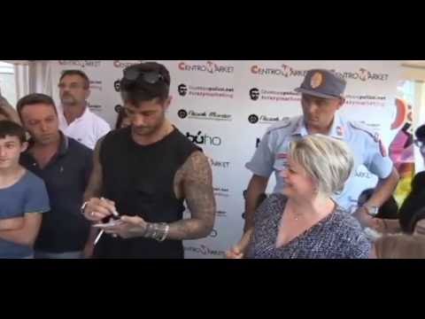 Fabrizio Corona al Centro Market a Termini Imerese - YouTube