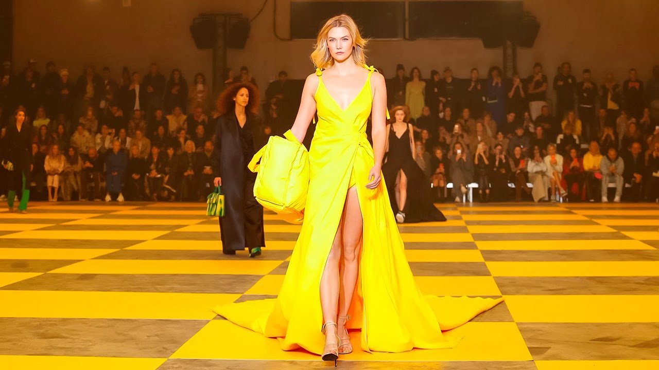 Off-White | Fall Winter 2019/2020 | Full Show - YouTube