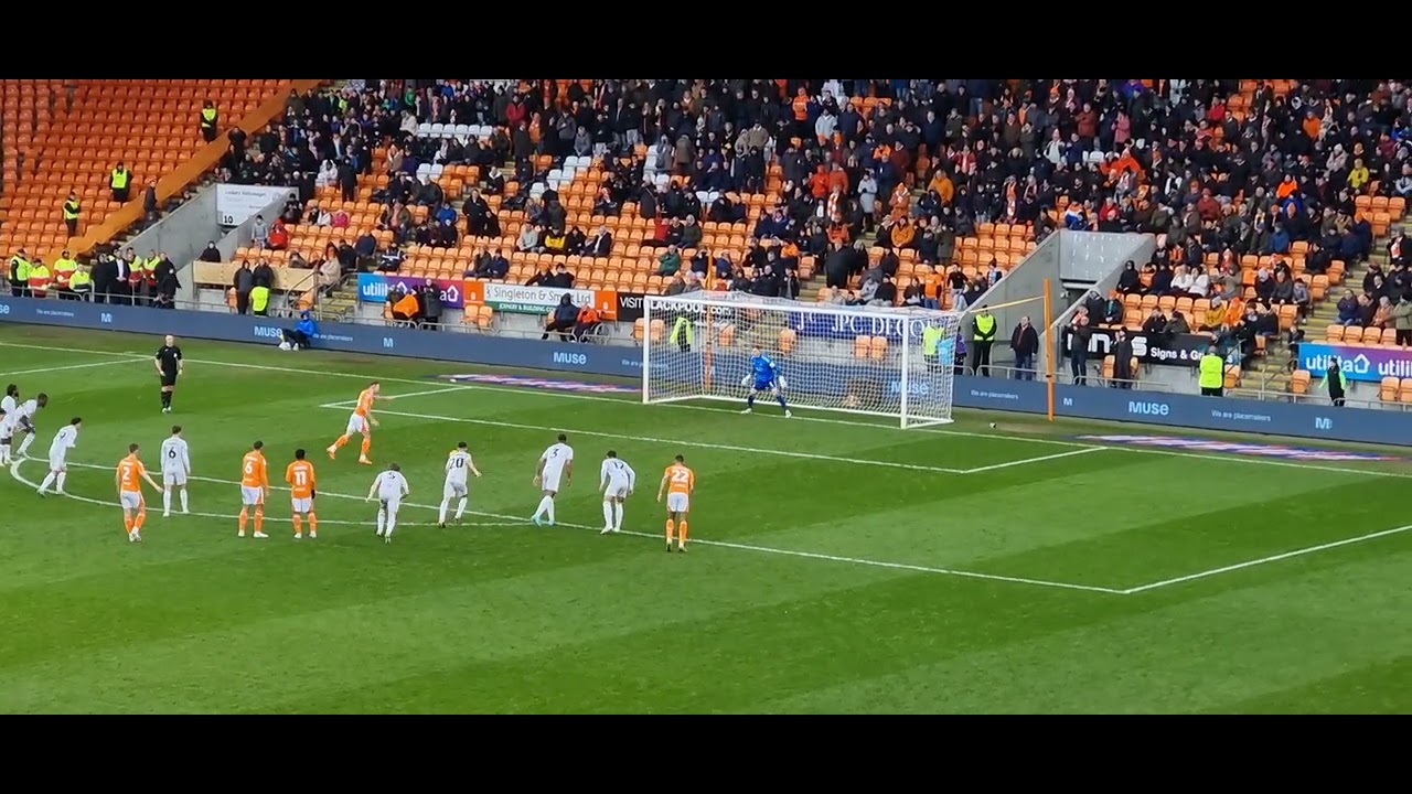 Rhodes pen v Exeter - YouTube