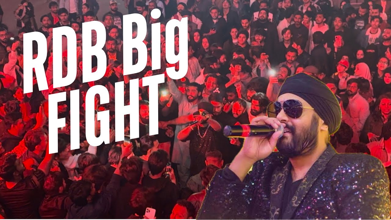RDB fight in concert of Bahria Town Karachi - YouTube