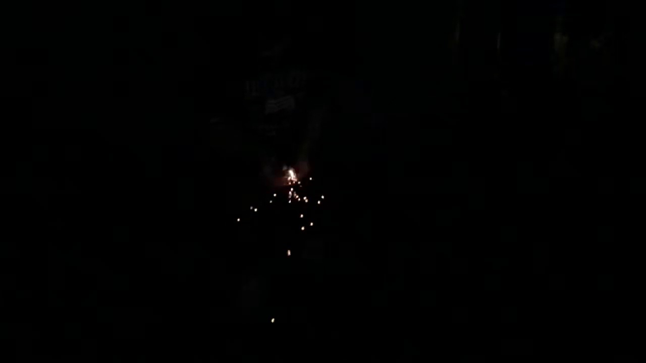 Phantom Fireworks Crackling Ball (2020) - YouTube