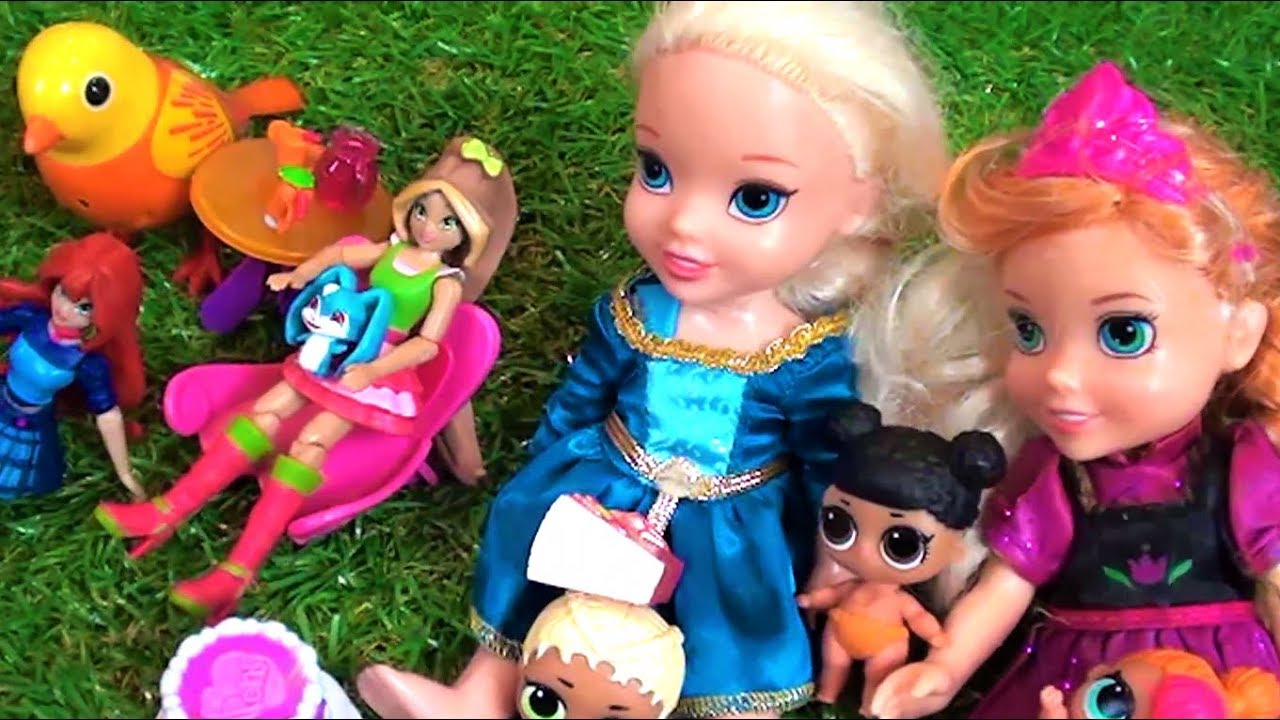Elsa and Anna Toddlers Play at the Nature Park and Get a Surprise ...