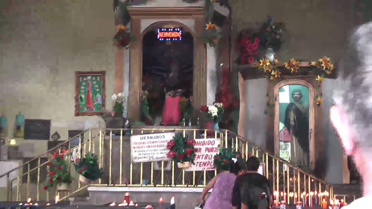 Ritual with a Maya-priest near a church for San Simon (Maximon) - YouTube