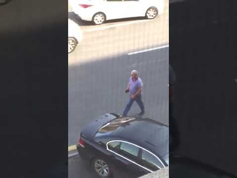 taksi şoferi yol polisini söyür