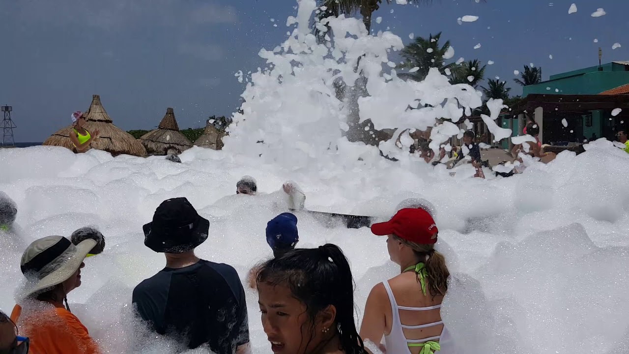 Foam Party at Clubmed Cancun 😎 Best summer!! - YouTube