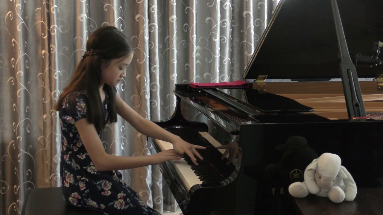 J. S. Bach Gigue from Partita No. 1, BWV 825 | Jessica Flowers - YouTube