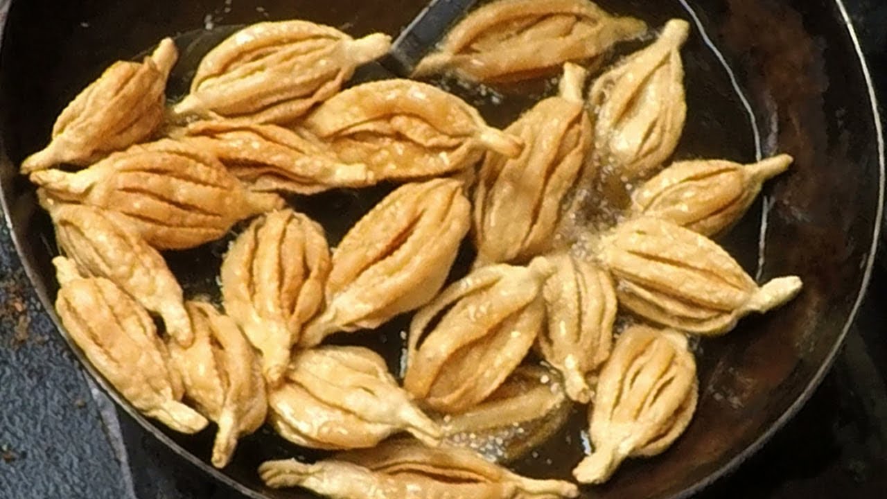 Sampangi Puvvulu Sweet Recipe - Wheat Flour Snacks | Panasa Thonalu ...