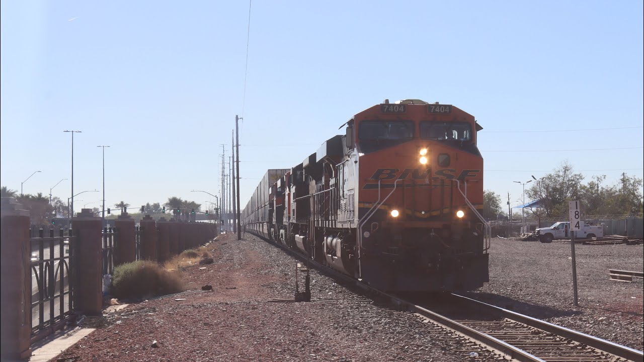 Trains in Glendale, AZ 02/22/2024 Feat. BNSF 7404 on point w/ Early RL K5HL, Bonnets & More ...