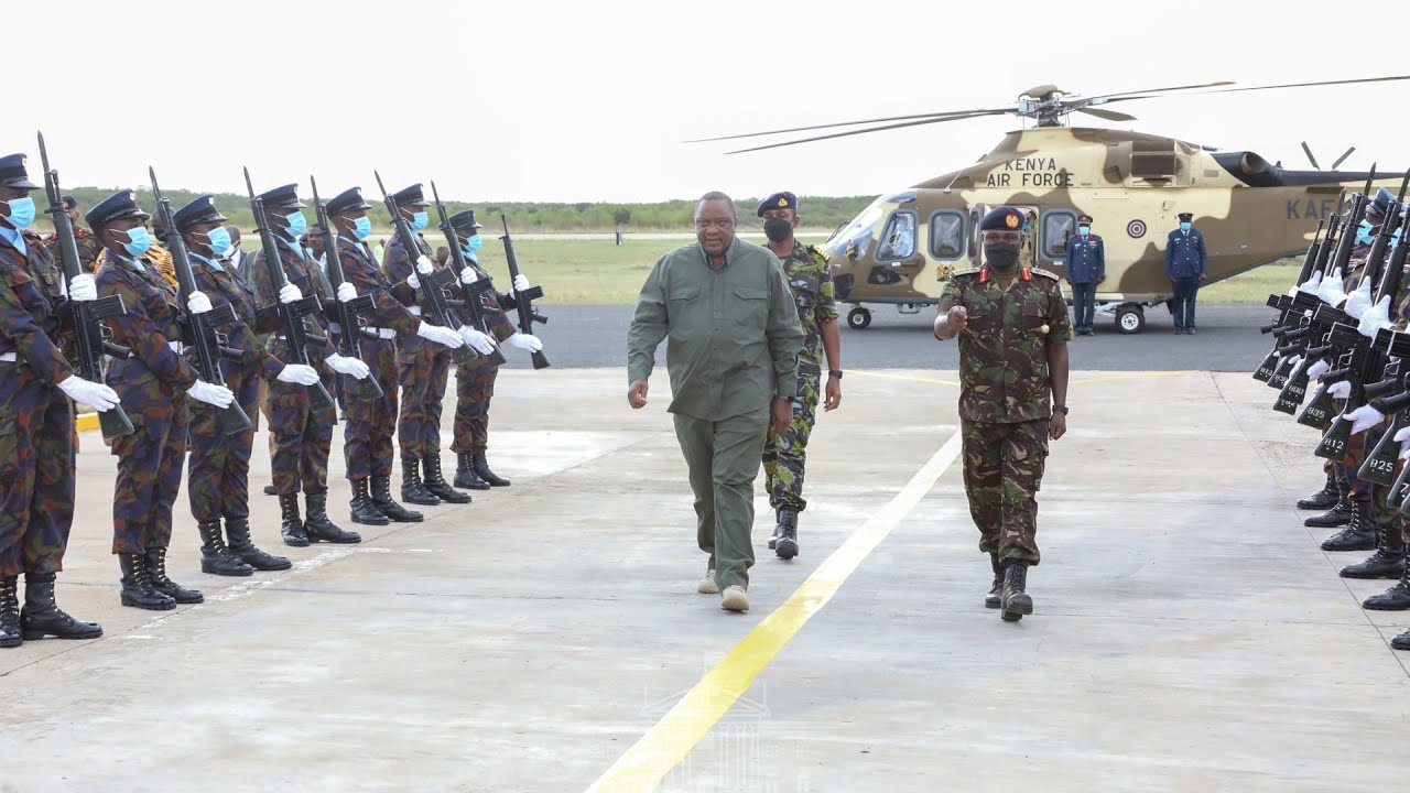 SEE HOW PRESIDENT UHURU ARRIVED AT THE KENYA DEFENCE FORCES LAIKIPIA ...