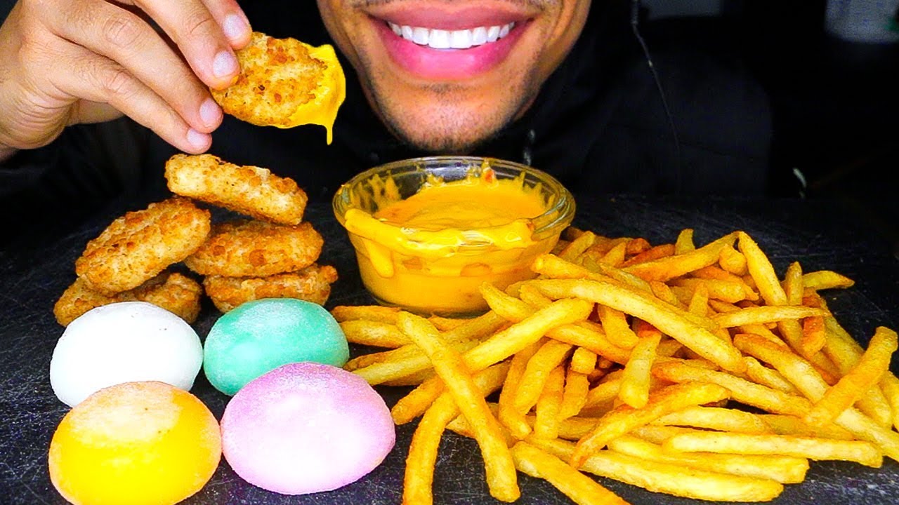 ASMR CRISPY CHICKEN NUGGETS CHEESE FRIES MOCHI ICE CREAM JERRY EATING ...