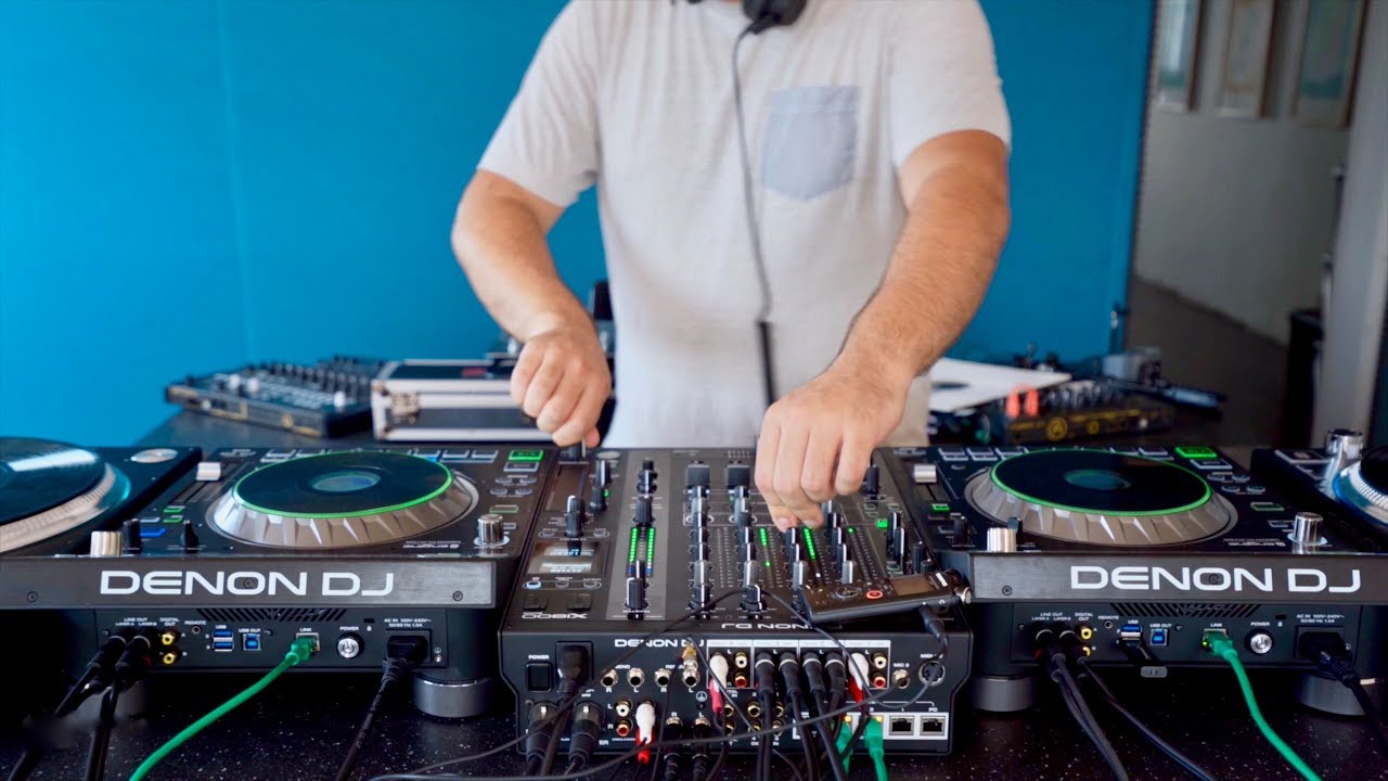 RECORDING MY DJ SET - YouTube