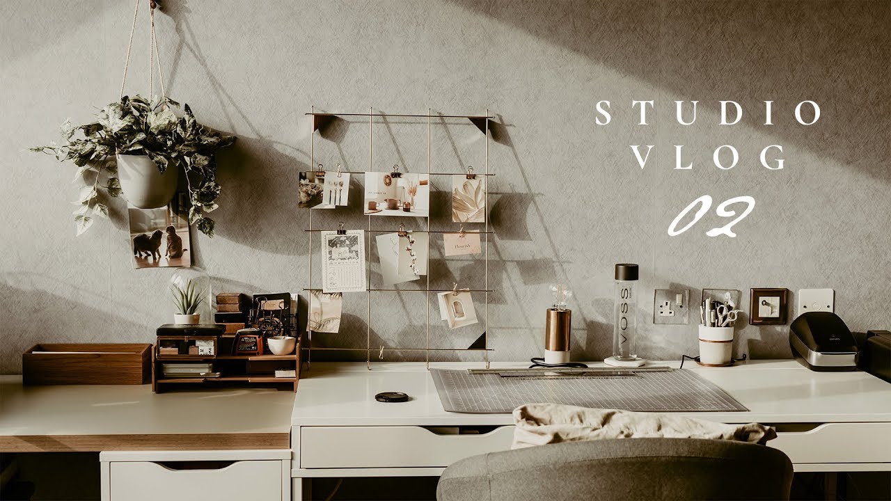 Studio Vlog 02 : Packing orders and cutting labels. - YouTube