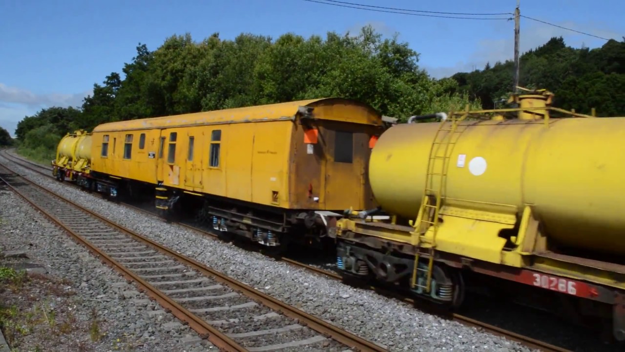 Irish Rail Class 071 East Cork Weed Spraying Train June 2016. - YouTube