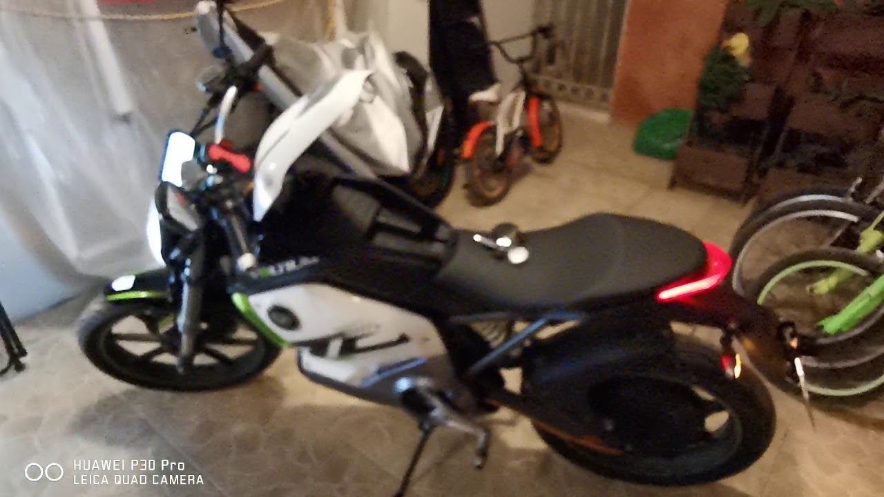 Voltium Gravity Italika - Review de mi moto Noviembre 2020 - YouTube