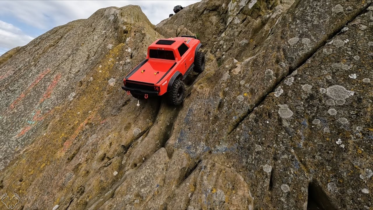 Climbing The Big Rock #rccrawler - YouTube