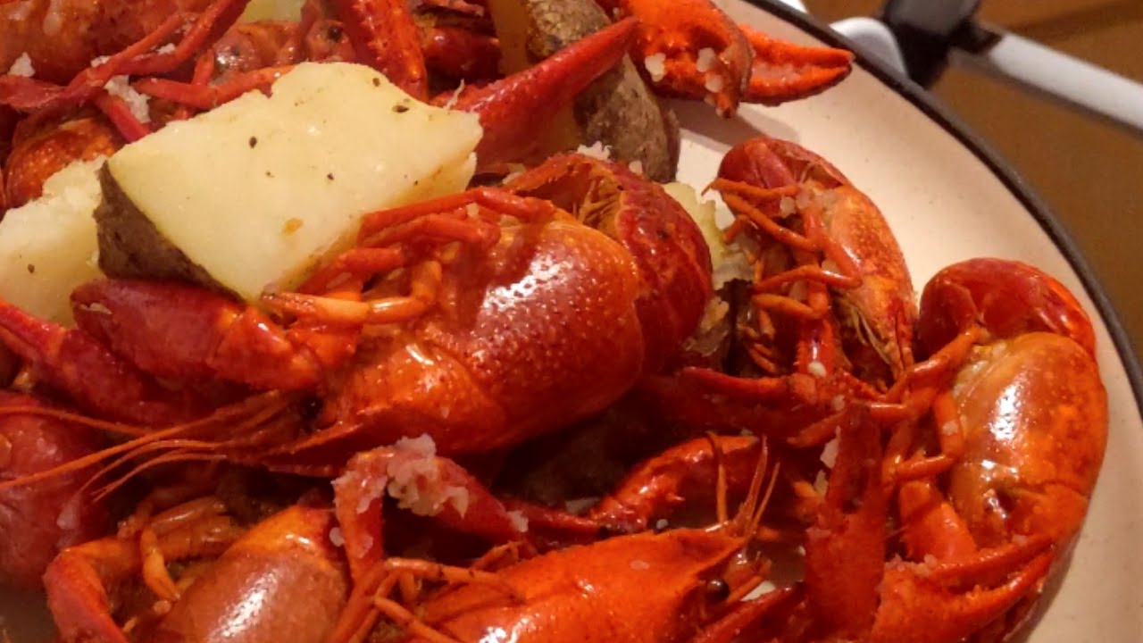 The crayfish were exposed! crayfish catch clean cook. (Willow Beach ...