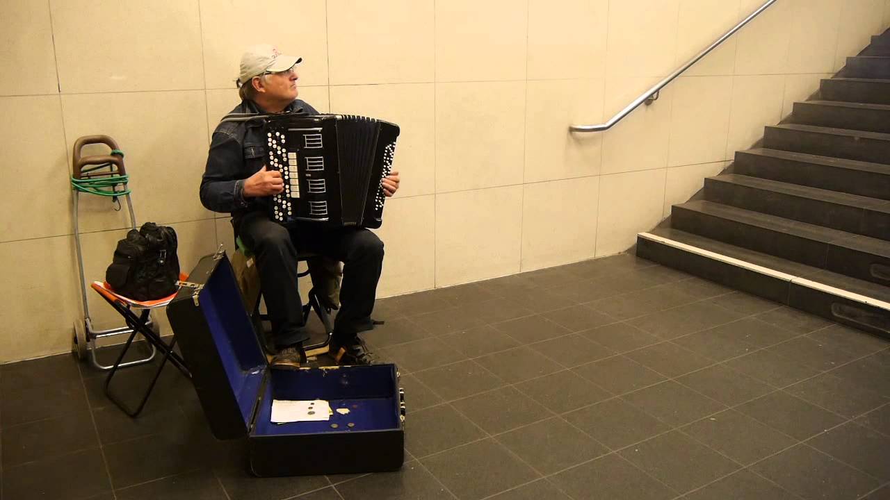 French Musette Waltz on Accordion - YouTube