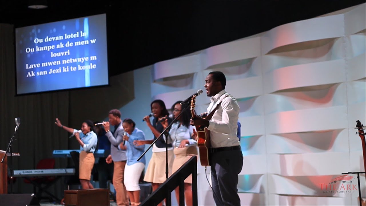 Ou Devan Lotèl La (O Come To The Altar-Creole) - YouTube