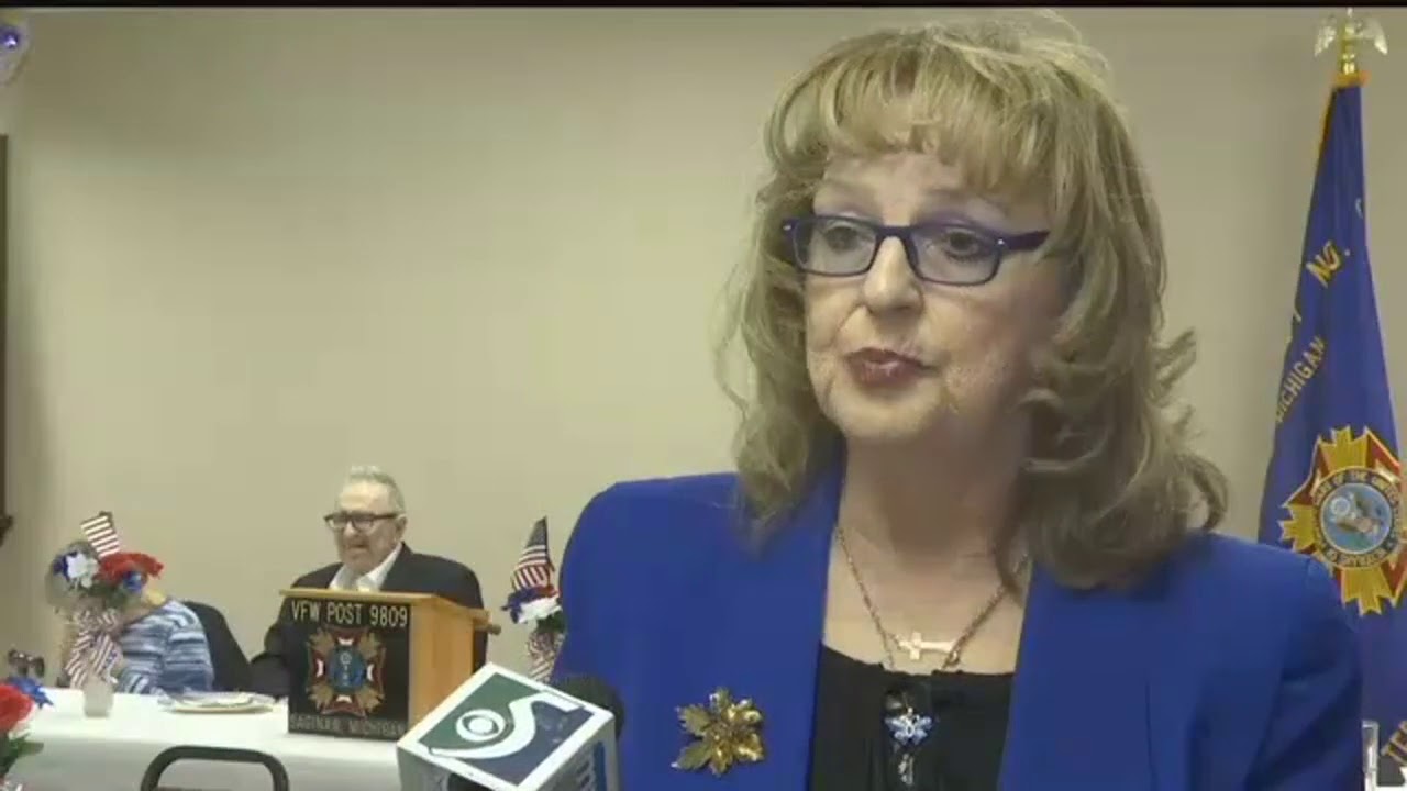 Mid-Michigan community honors Vietnam veteran Carl Cronk - YouTube