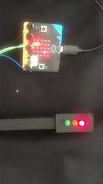 Traffic Lights controlled by microbit - YouTube