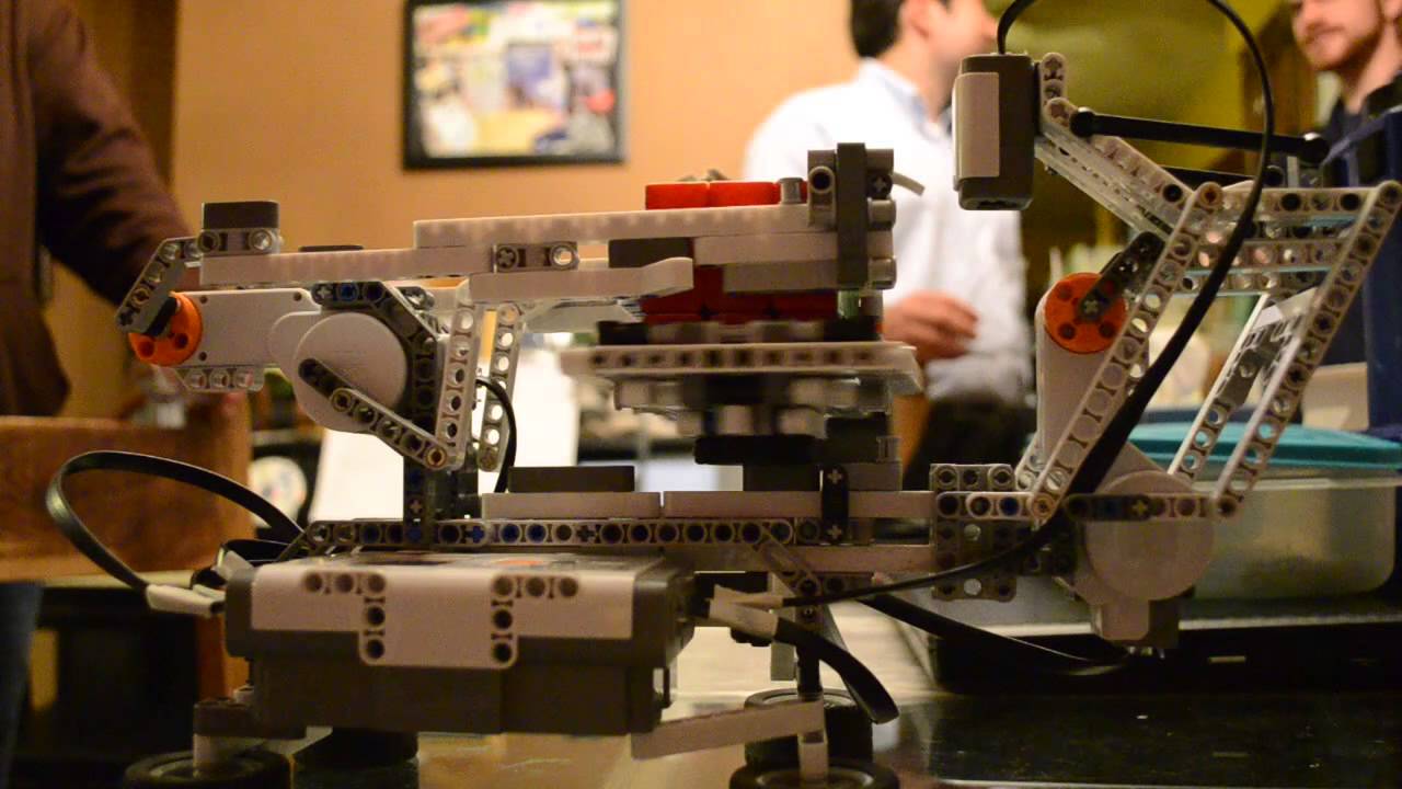 Robbie the Rubik's[Rubix] Cube Solving Robot - YouTube