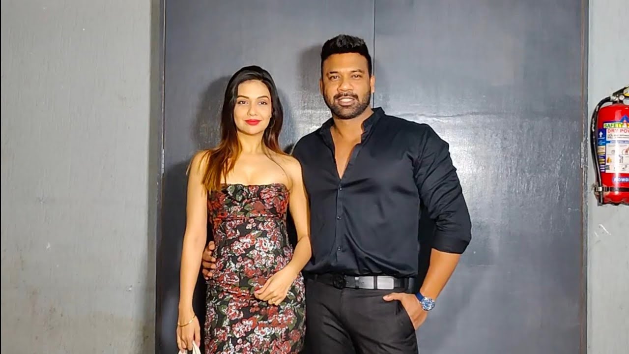 Divya Agarwal in lovely outfit with Husband at Christmas Party - YouTube