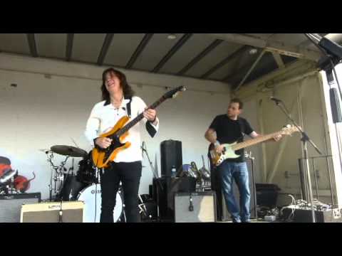 Smokin' BluesFest 5 - Dan Doiron - Am I Cool Enough for You Yet - YouTube