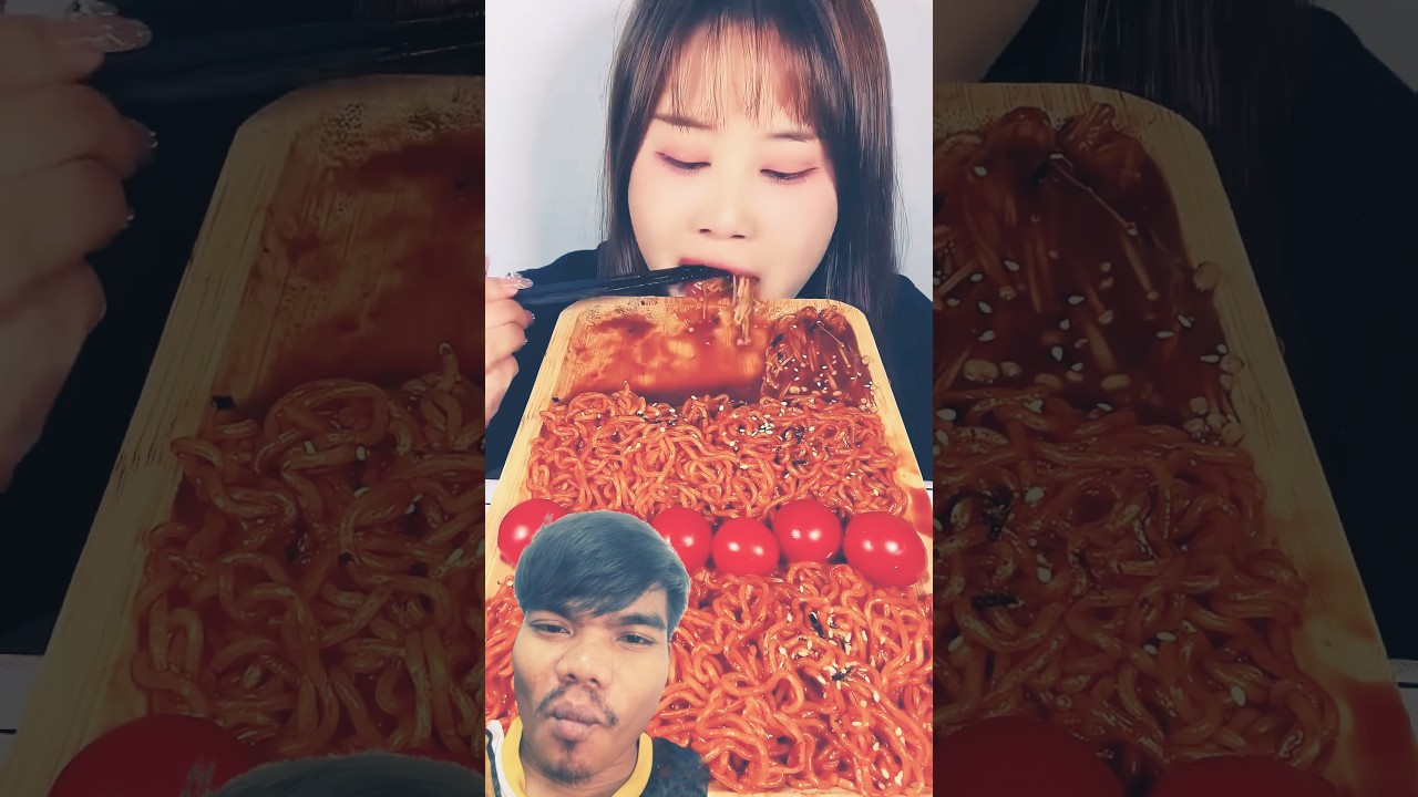 So hungry #mukbang #food #eating #eatingsounds #yummy - YouTube