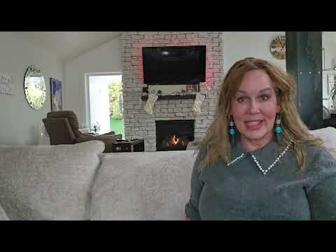 IM JUST THE MESSAGER VLOGMAS