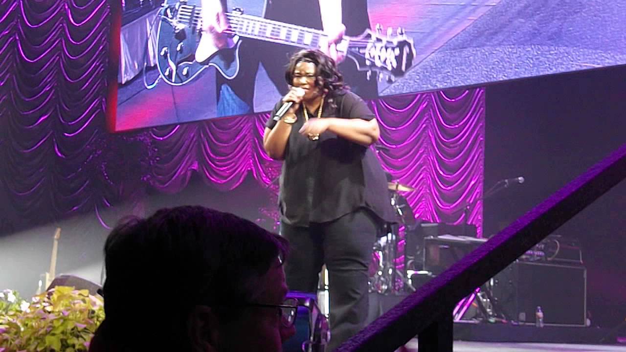 Mandisa performing "Overcomer" at Premier Designs National Rally 2015 ...