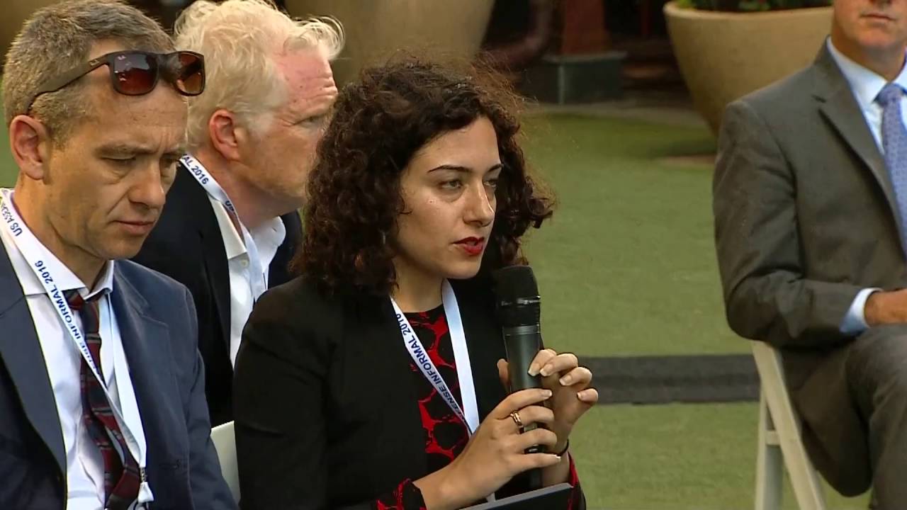 Carter Arrives in Hawaii, Briefs Reporters - YouTube