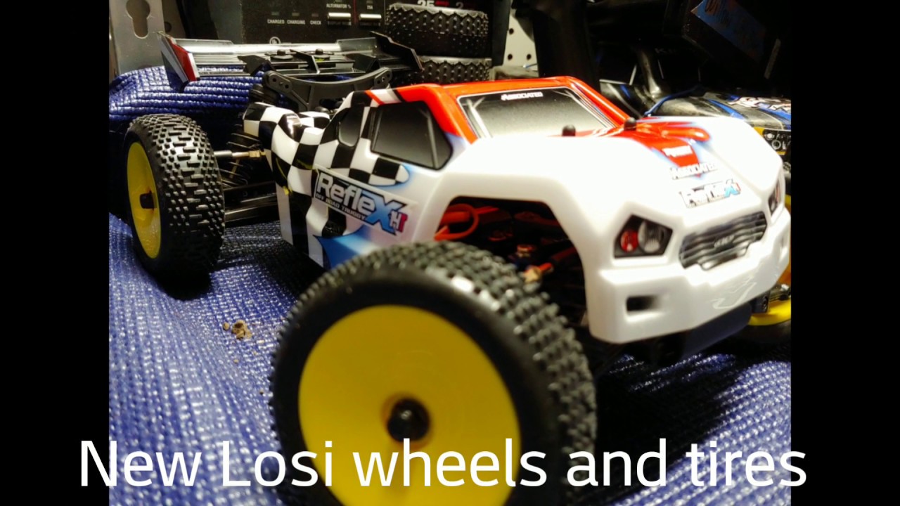 Team Associated Reflex 14T/B Losi mini 8ight wheels fit! - YouTube