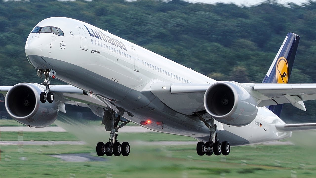 Watch Lufthansa Airbus A350 900 Facing Windshear ! - YouTube