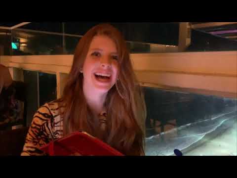 Apenas uma boa janta em Copacabana - Modelo Julinha