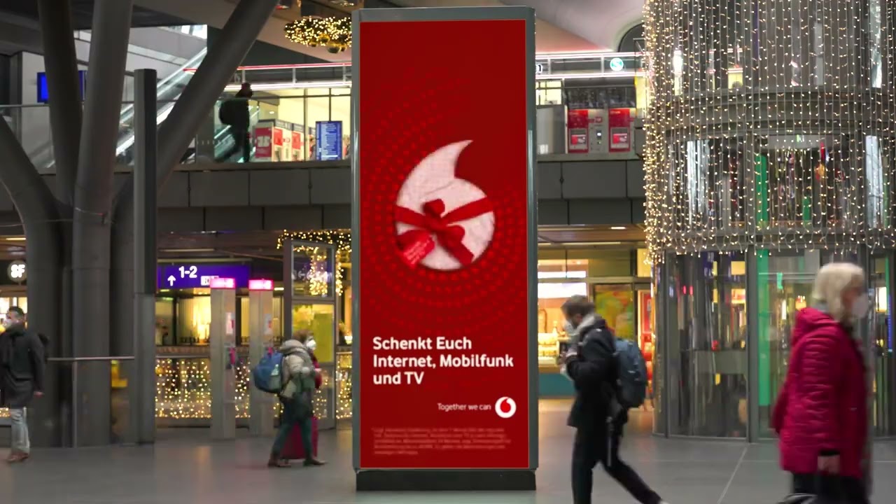 Ströer Digital Motion Tower in Berlin - YouTube