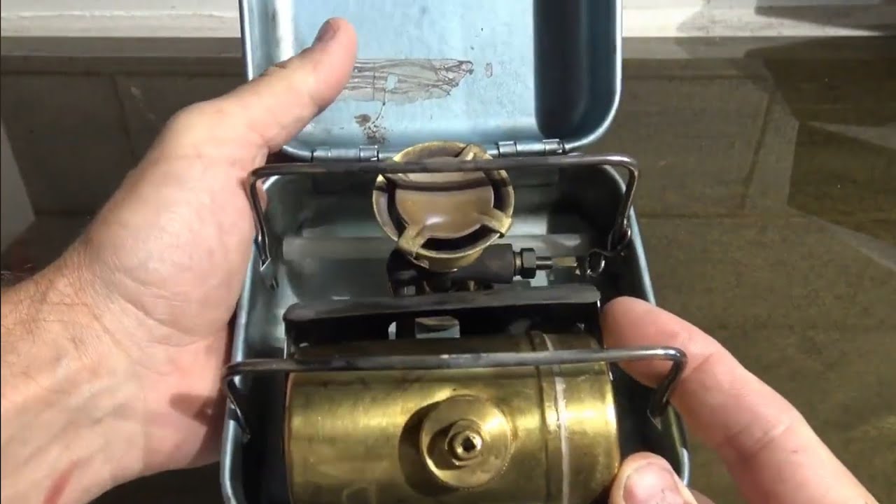 Cooking On A Classic OPTIMUS 8R Stove! - YouTube