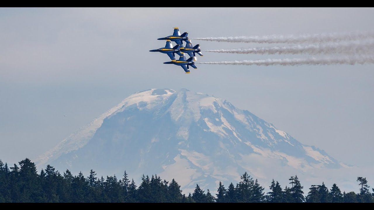 Catch the Diamond 6 Aileron Roll: Watch the Blue Angels Soar! - YouTube