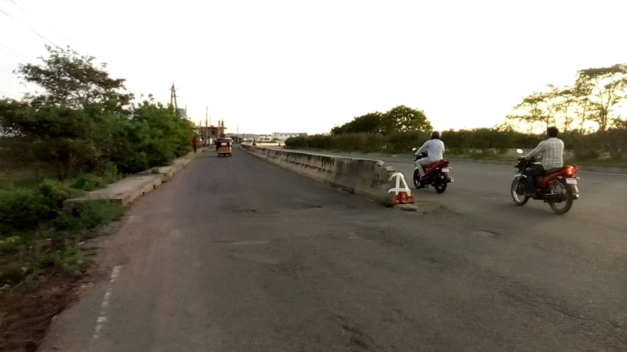 100+142. Ongole to Guntur highway facing. 150000. Thousand. 8897702061 ...