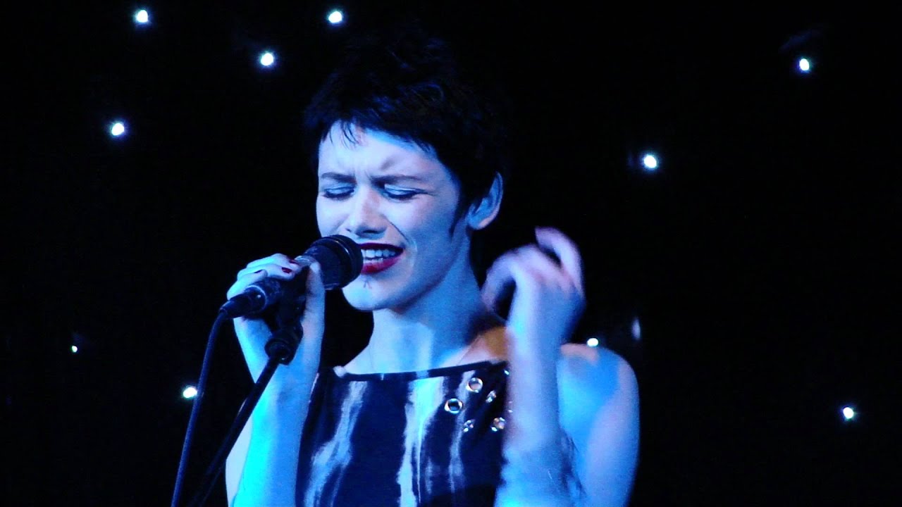 grace tuohy @ teenidol ireland final - YouTube