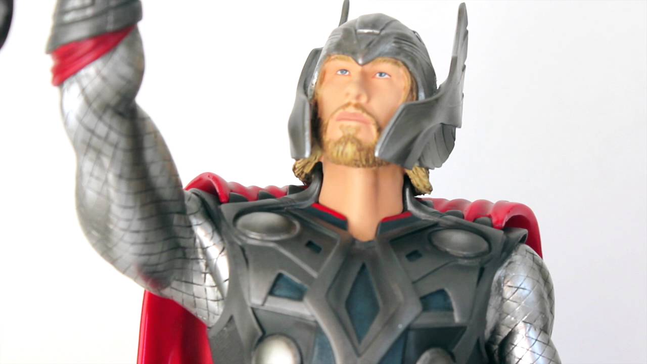 Gentle Giant Thor Mini Bust signed by Chris Hemsworth - YouTube