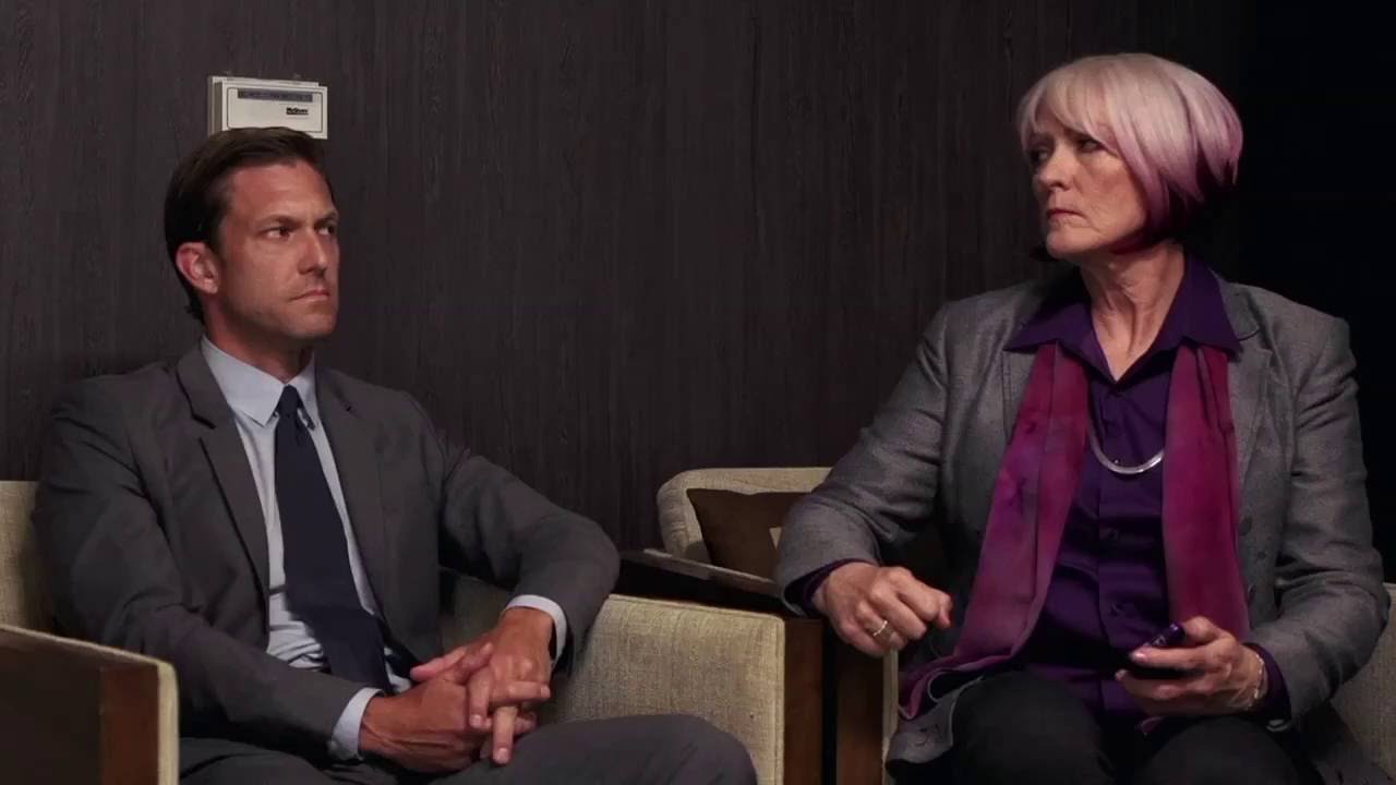 Danny Hansen in THE OTHER NEWSROOM - YouTube