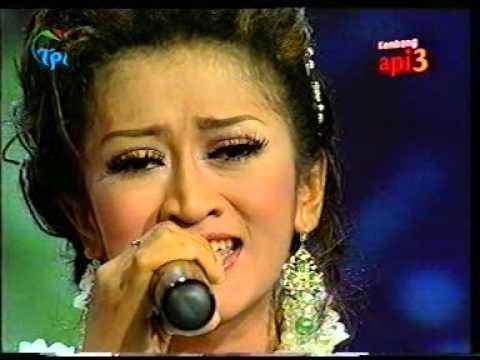 BULAN DIRANTING CEMARA - Lola Kdi - YouTube