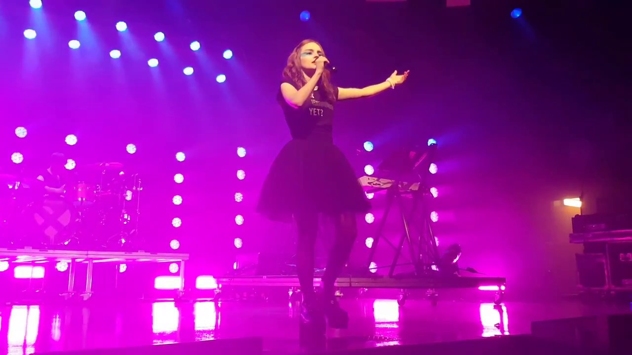 CHVRCHES 14-11-2018 Live in Milano (Italy) 60 fps - Forever - YouTube