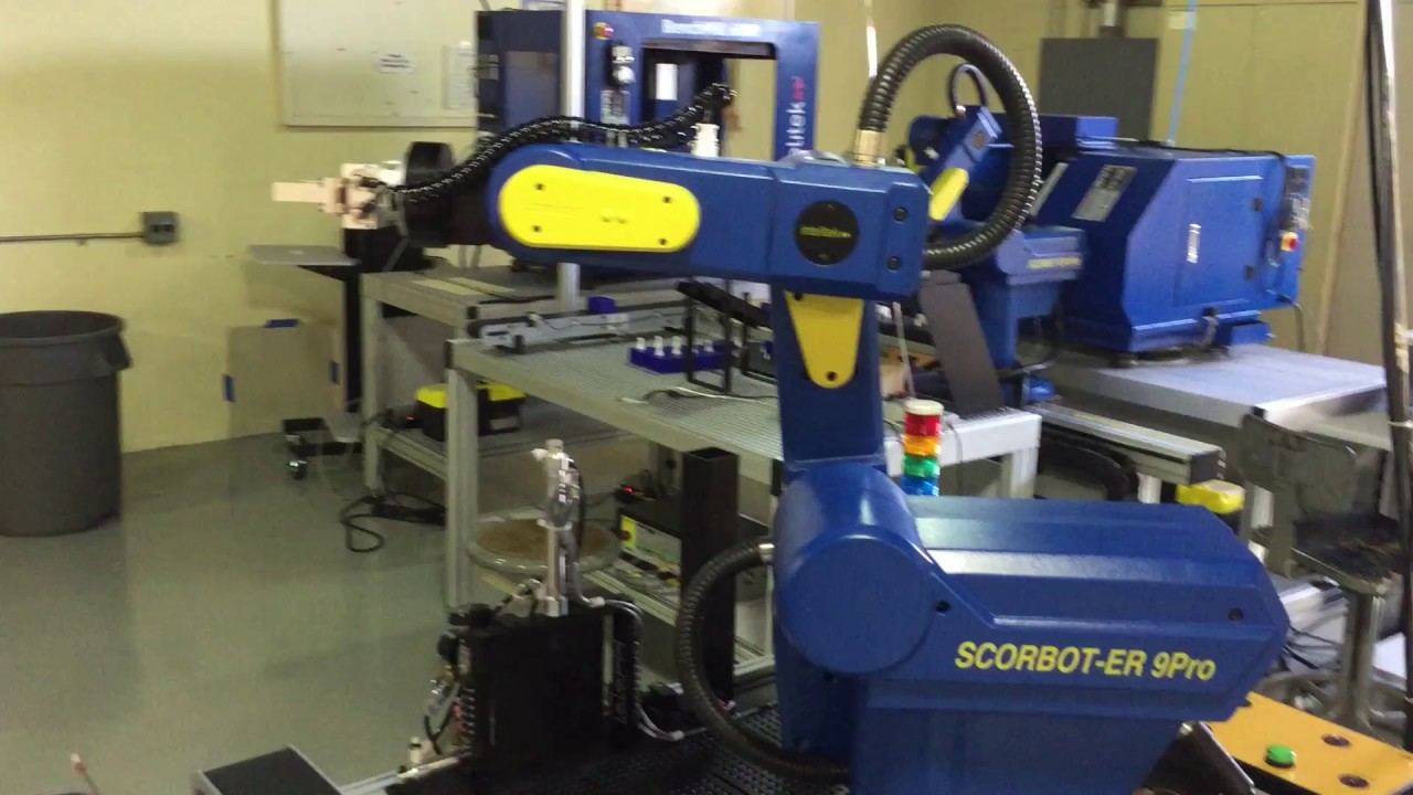 Robotic Bartender - Scorbot er9Pro - YouTube