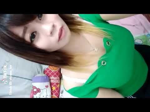 Tik Tok 18+ Cewek Hot Toge toket Gede Tetek Besar Baju ketat padat berisi