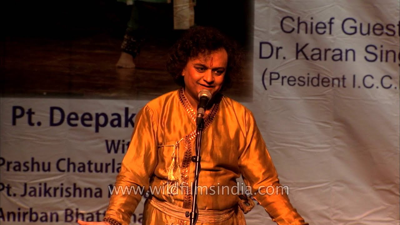 Pt. Deepak Maharaj at Kamani auditorium, Delhi - YouTube