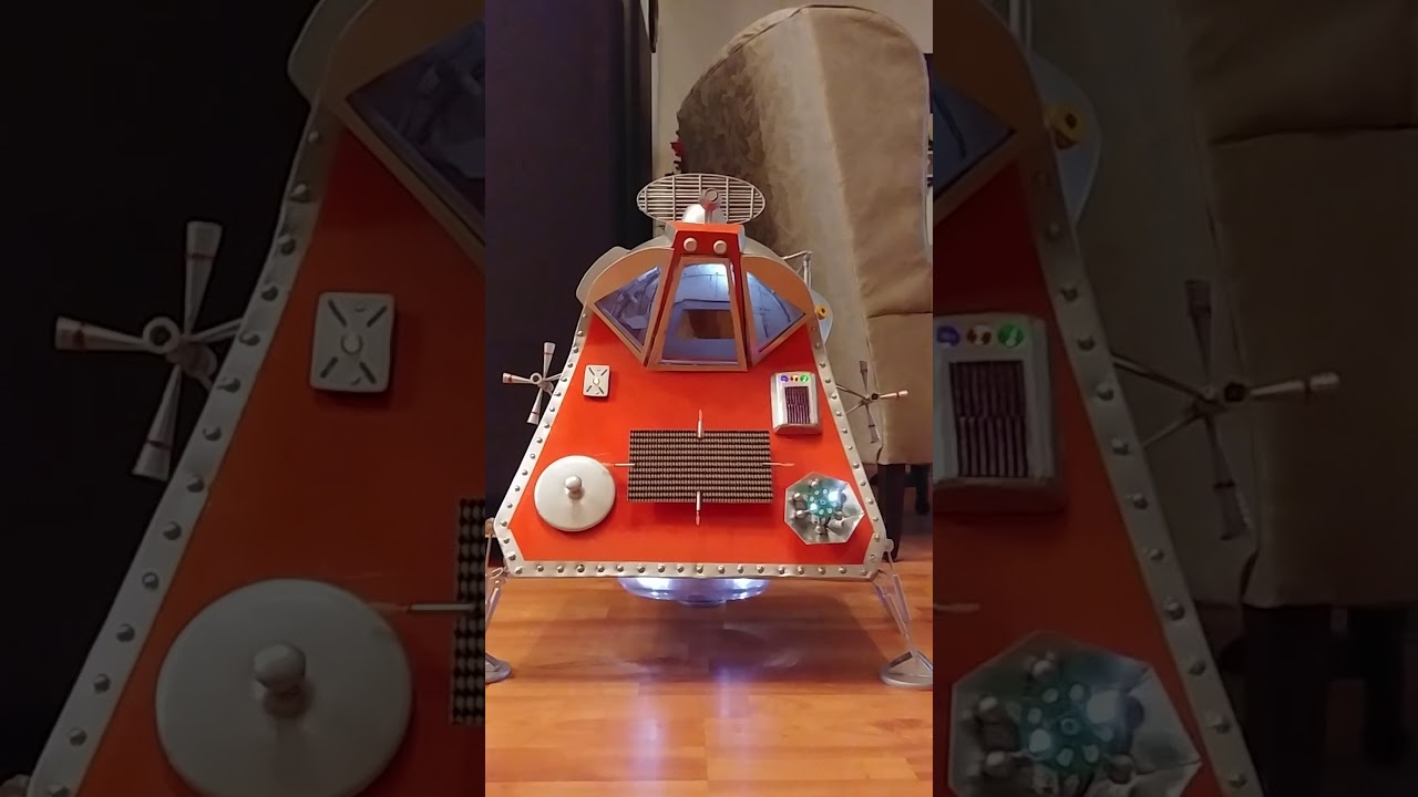 Space pod with Jupiter 2 Sound - YouTube