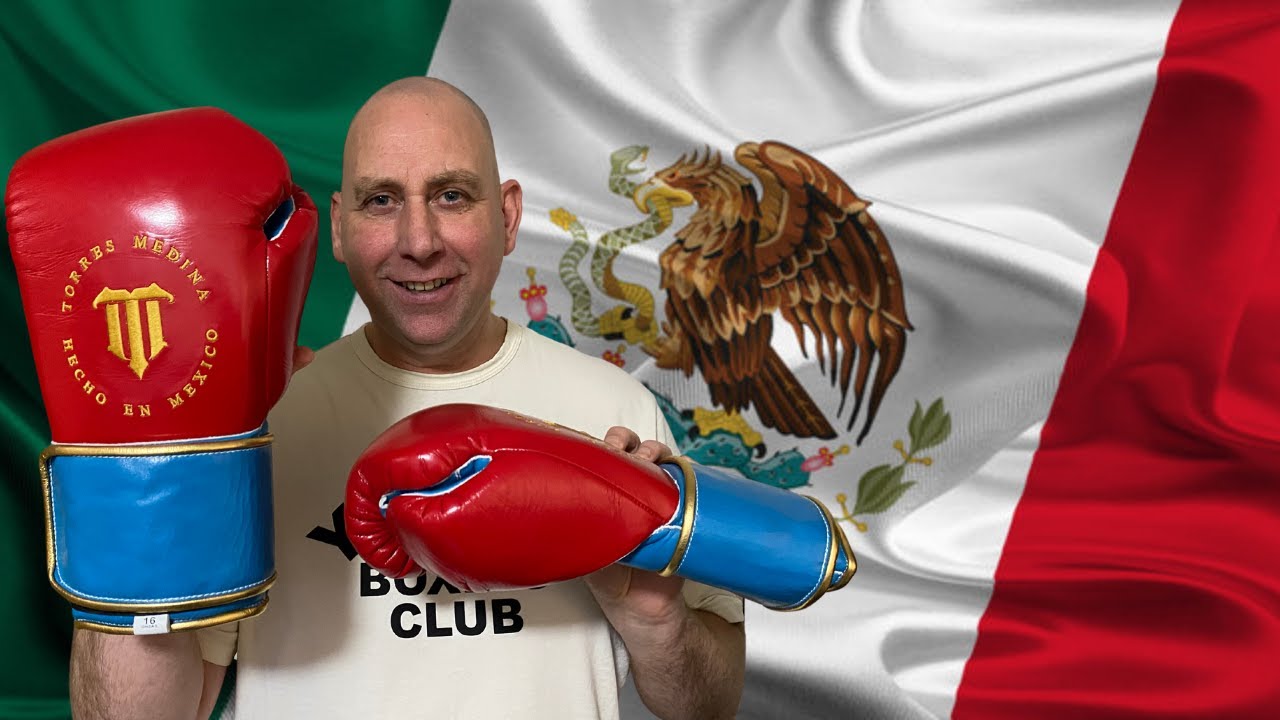 Boxeo TM Torres Medina VELCRO BOXING GLOVES REVIEW - YouTube