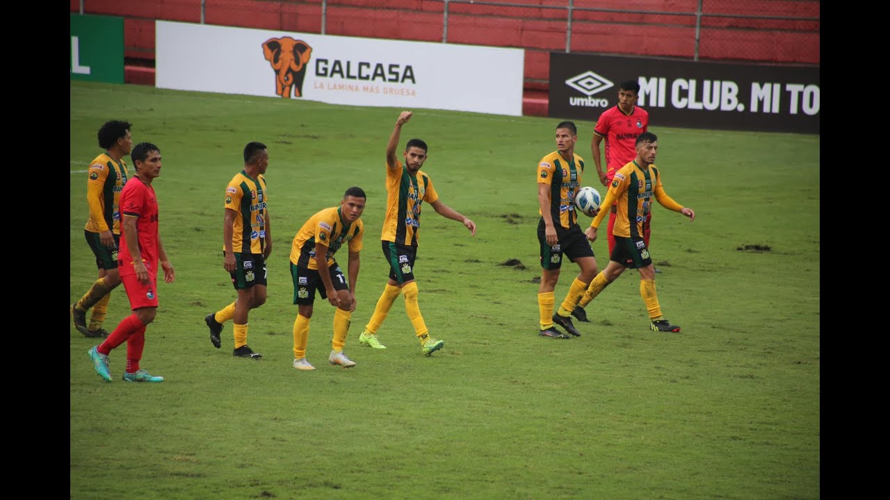 GUASTA gana en el Trébol y el BARSA golea al REAL - YouTube