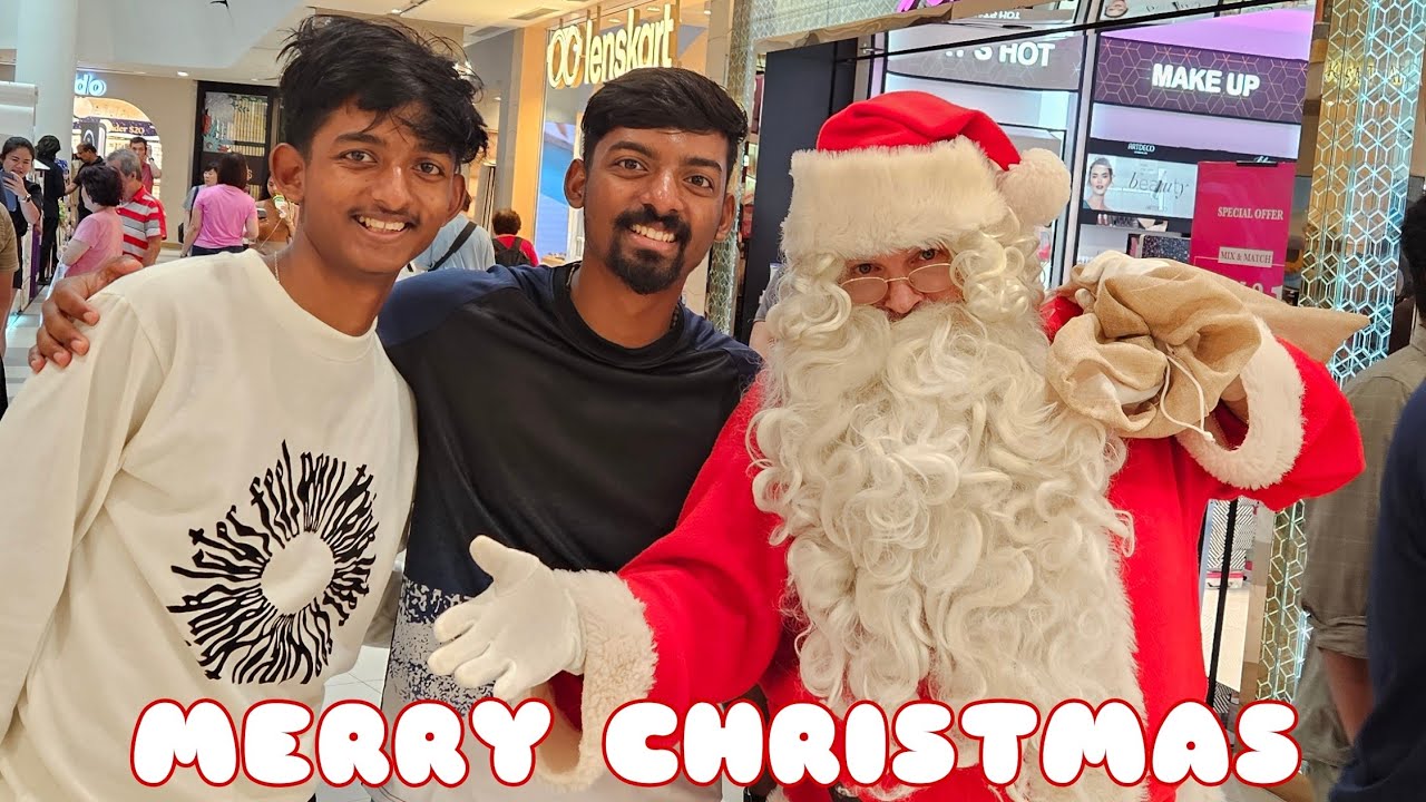 When we met Santa🎅 on Christmas Day 🎄| Tried the famous Chilli Crab 🦀 ...